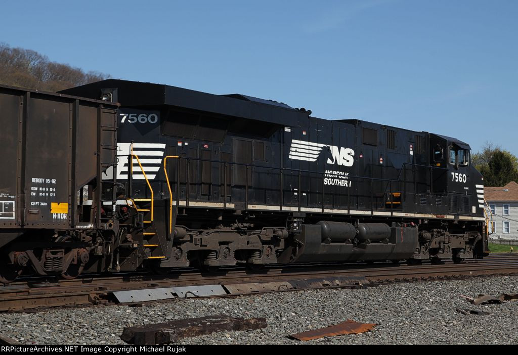 NS 7560